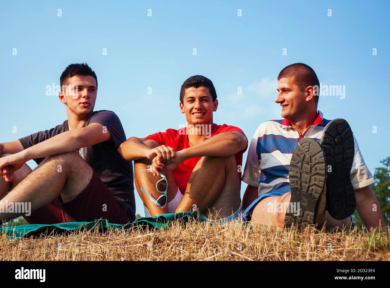 Group of three friends hi-res stock photography and images - Alamy