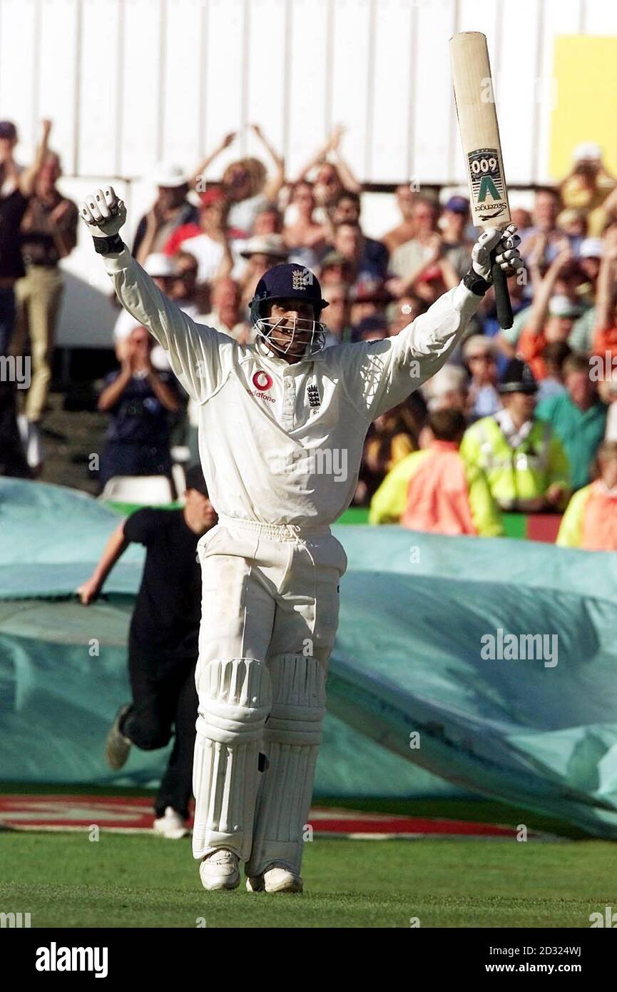 Cricket celebrating mark butcher hi-res stock photography and images ...