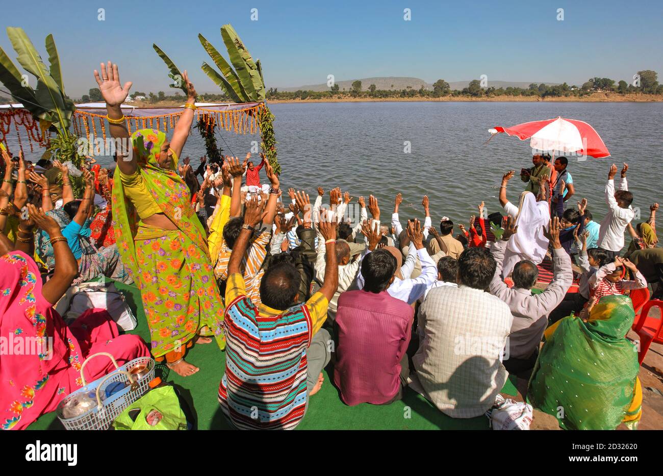 Hoshangabad, 22,January ,2010 : Devotees hailing ,raising hands in ...