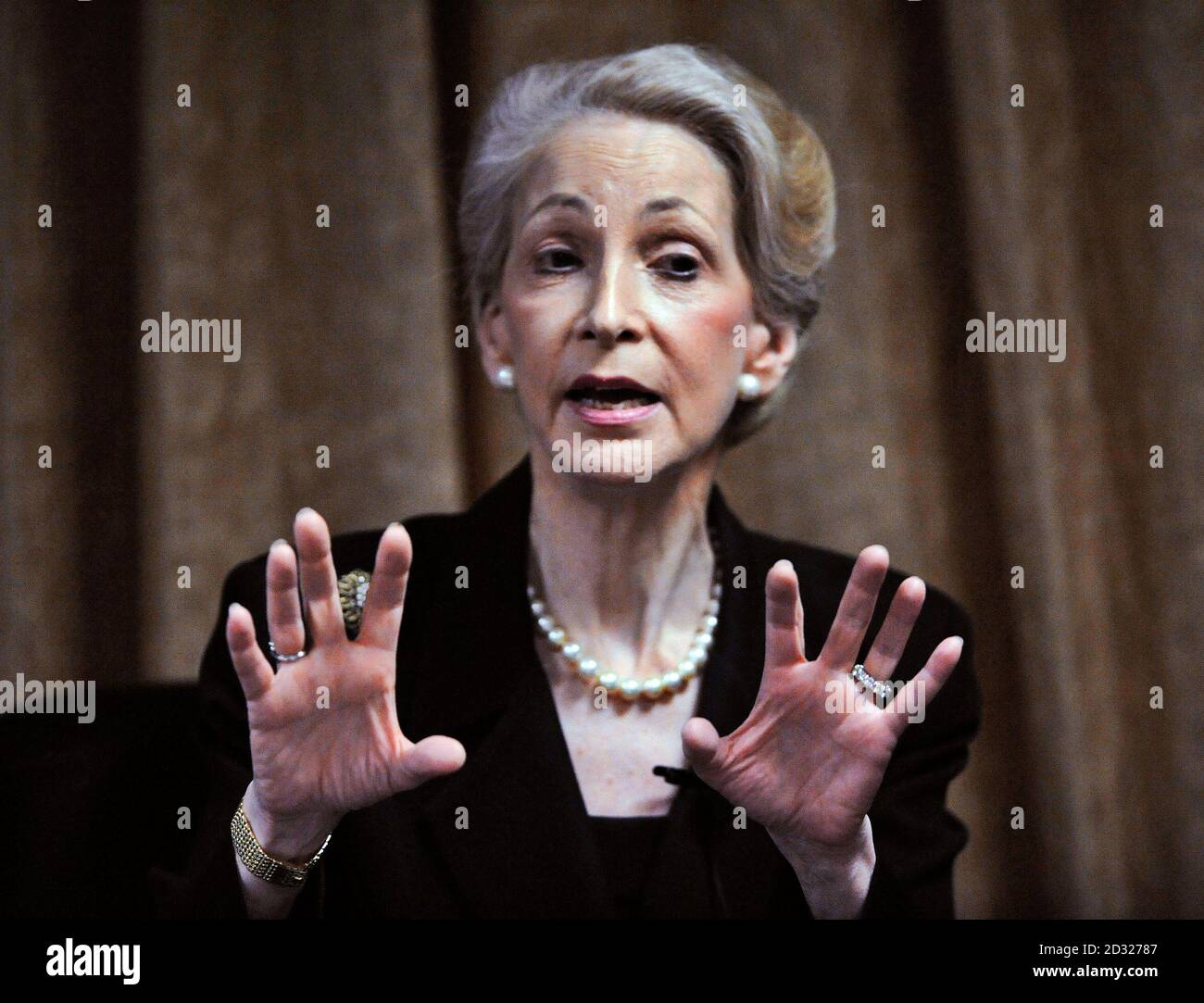 Barbara thomas lady judge hi-res stock photography and images - Alamy