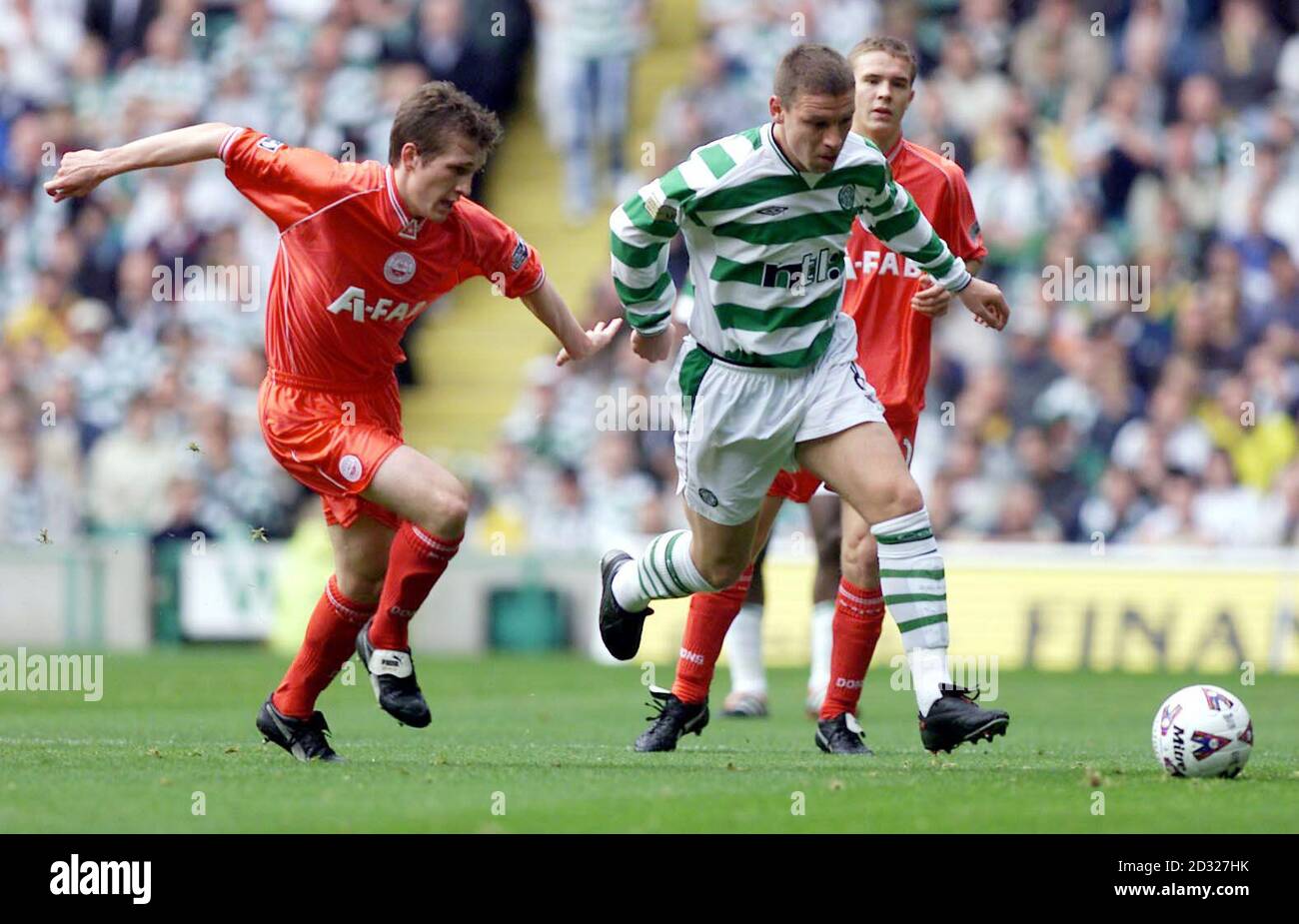 Alan thompson celtic premier league hi-res stock photography and images ...