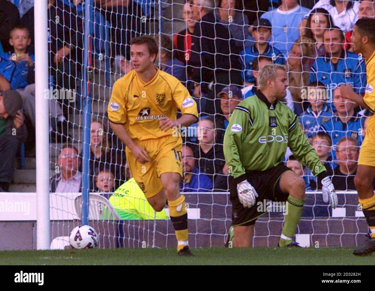 Sport football david connolly hi-res stock photography and images - Alamy