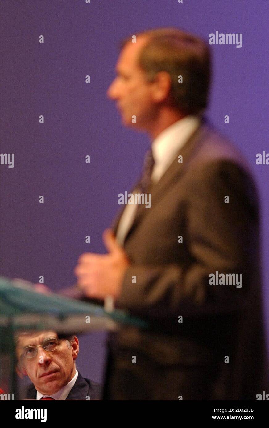 Jack straw listens defence secretary geoff hoon hi-res stock ...