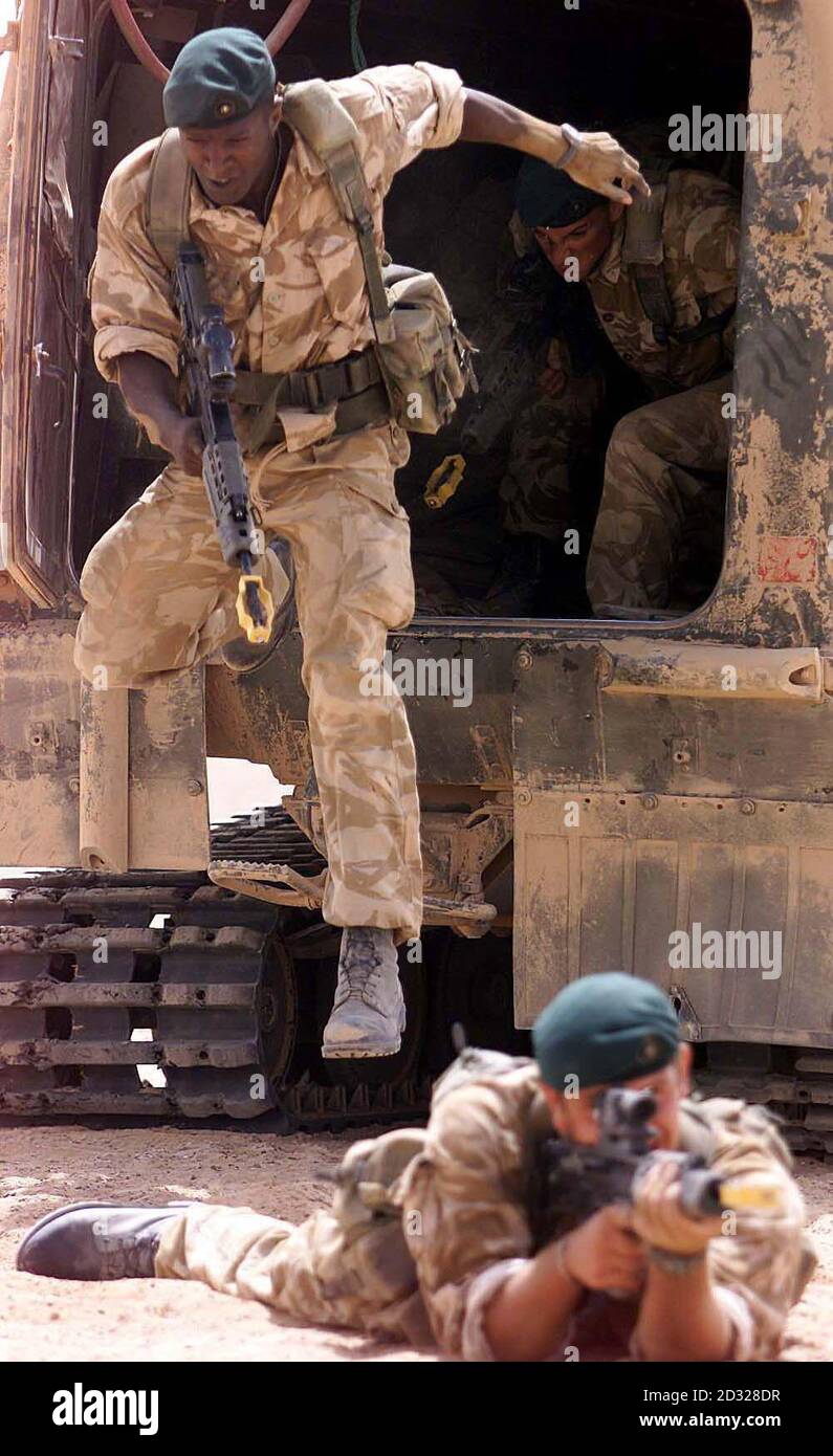 Royal marines commandos with 40 brigade hi-res stock photography and ...