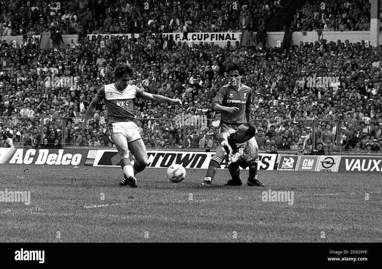 Fa cup final 1986 hansen hi-res stock photography and images - Alamy