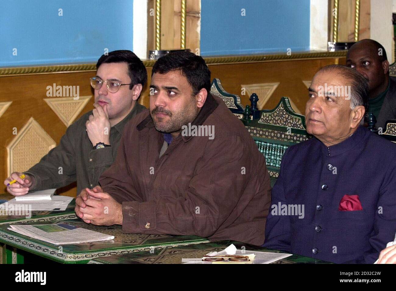 Members of the local community listening to Scotland Yard Assistant ...