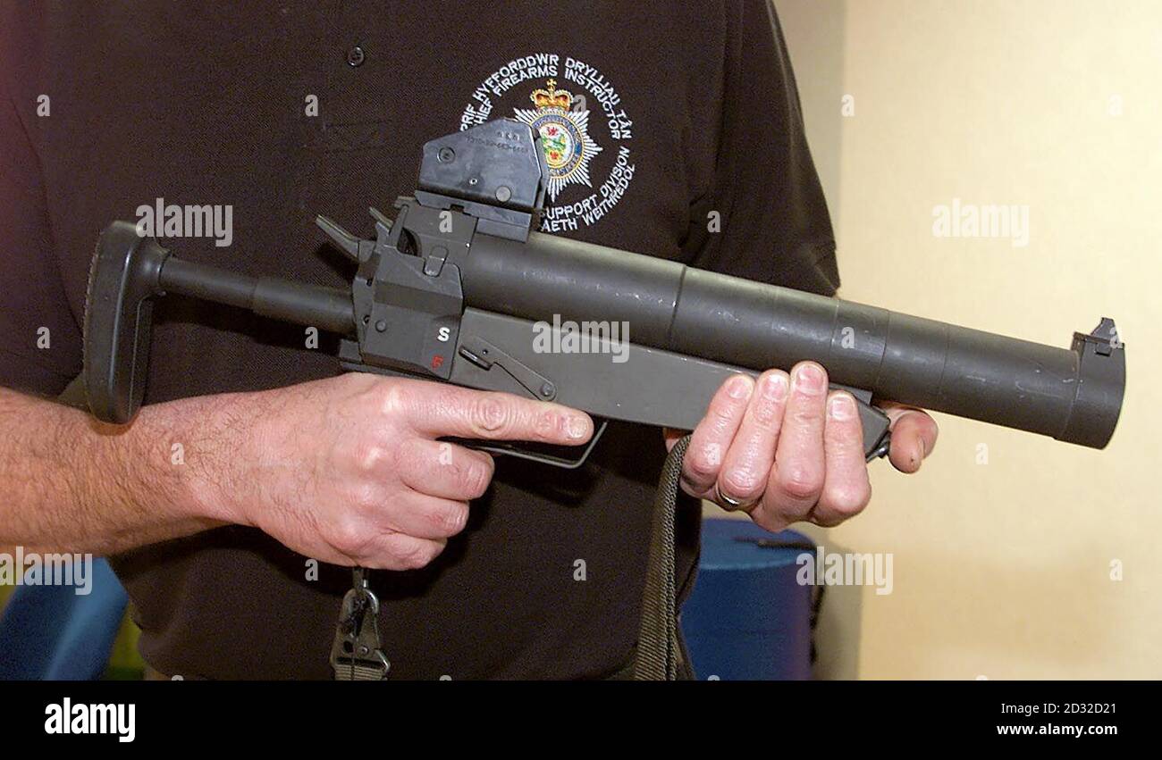 North Wales firearms instructor displays, a gun similar to that used by ...