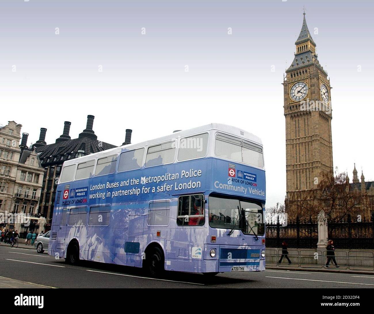 Police station reception desk hi-res stock photography and images - Alamy