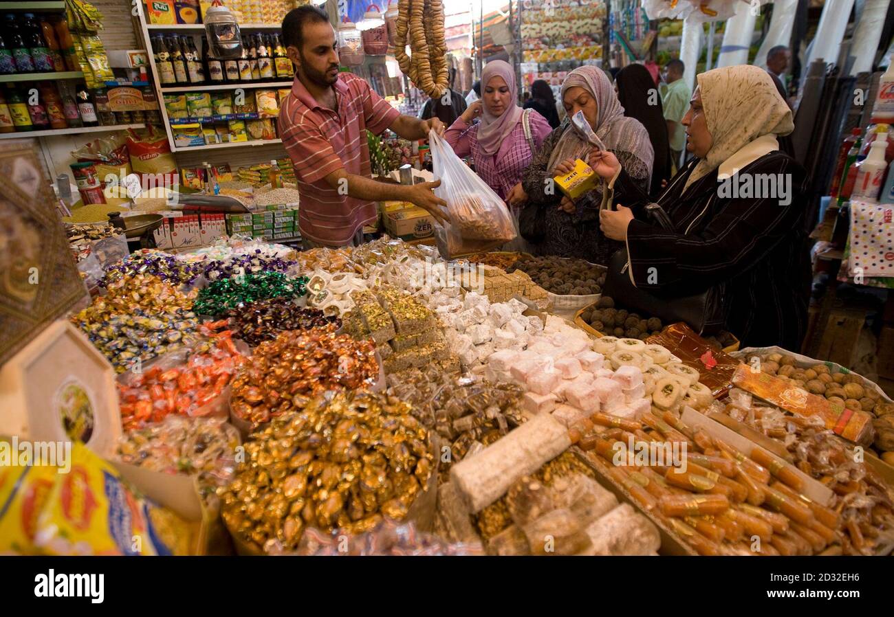 Iraqi food stall hi-res stock photography and images - Alamy