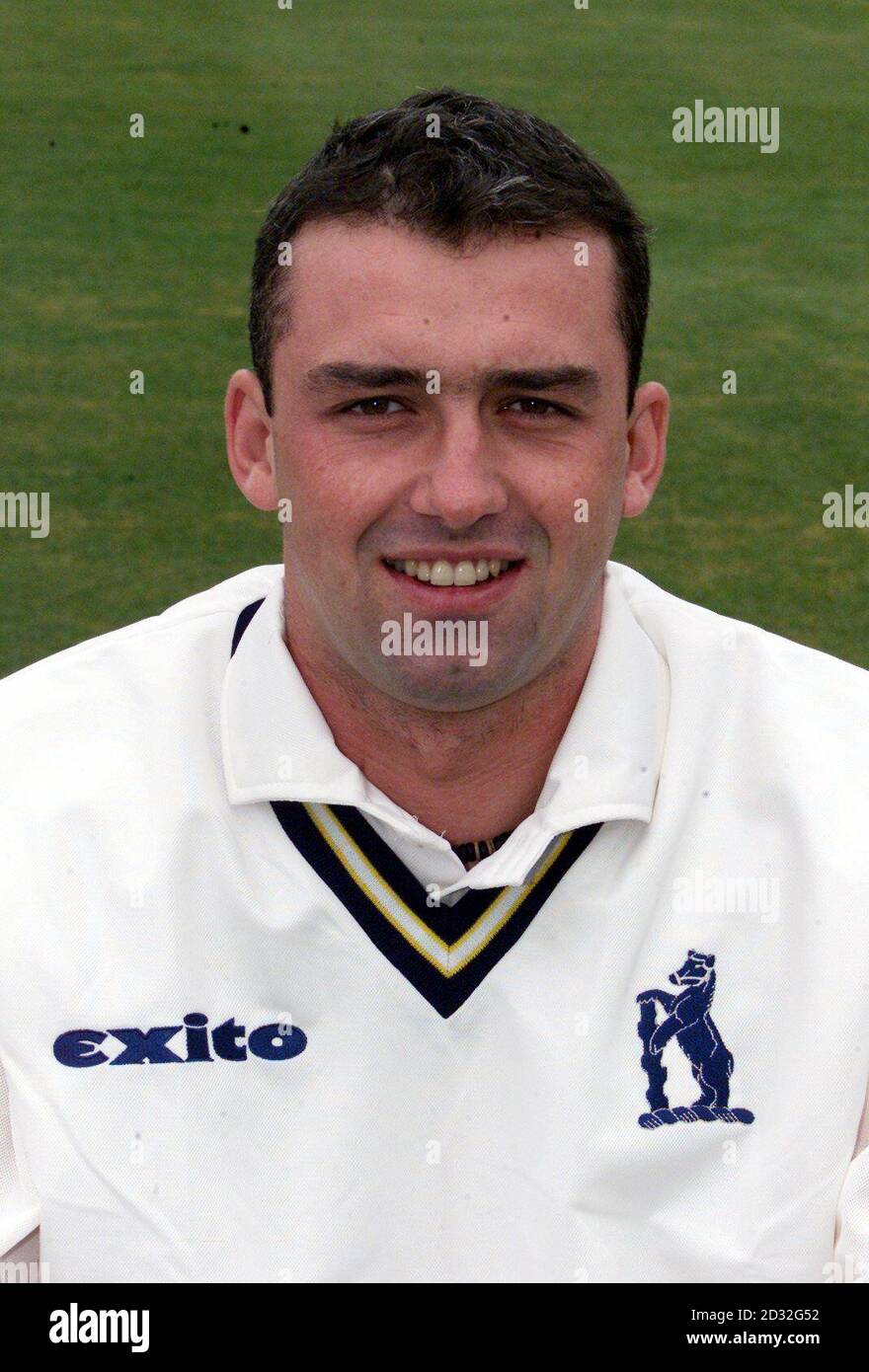 Michael powell warwickshire cricket hi-res stock photography and images ...