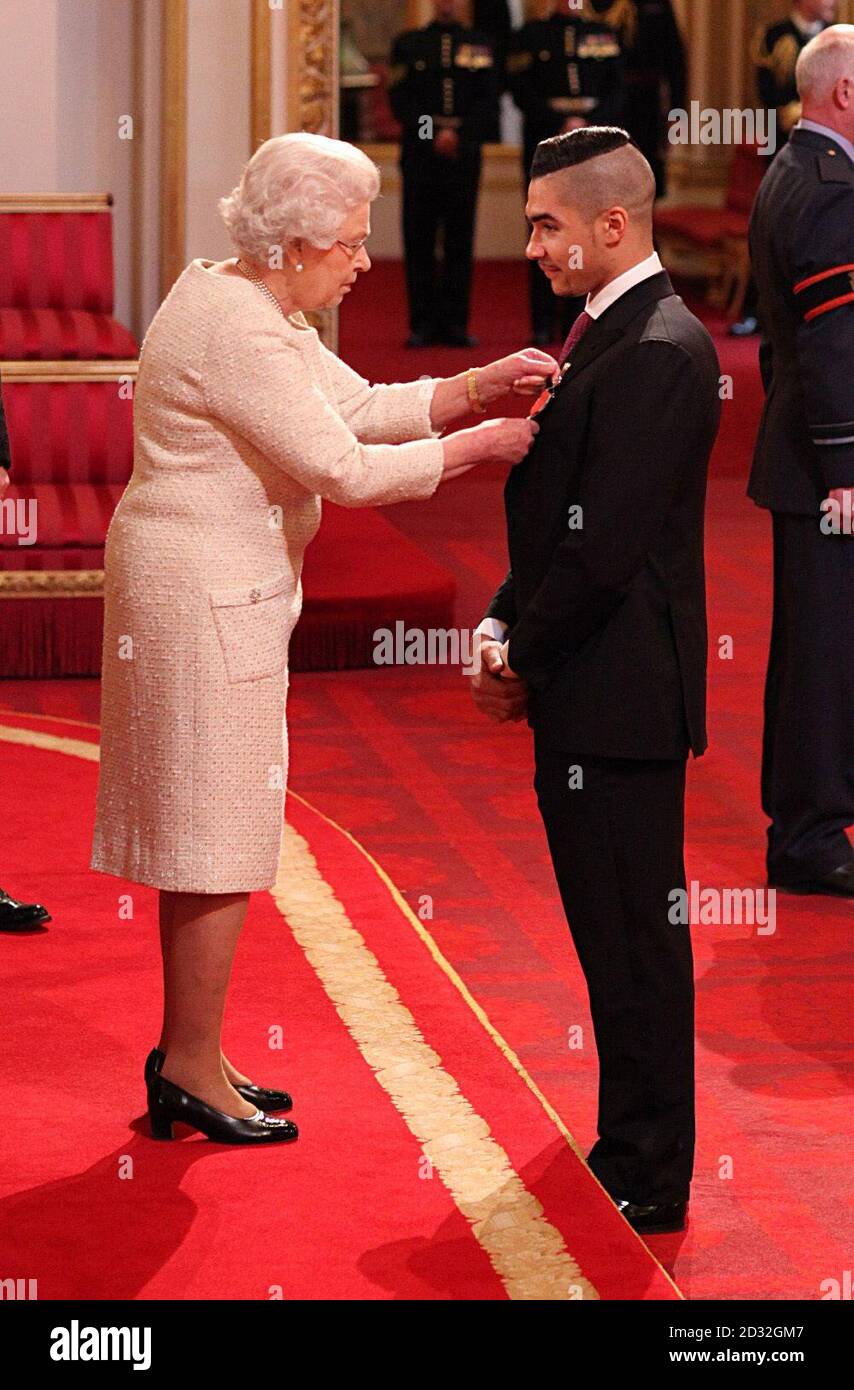 Olympic gymnast Louis Smith receives his Member of the British Empire ...