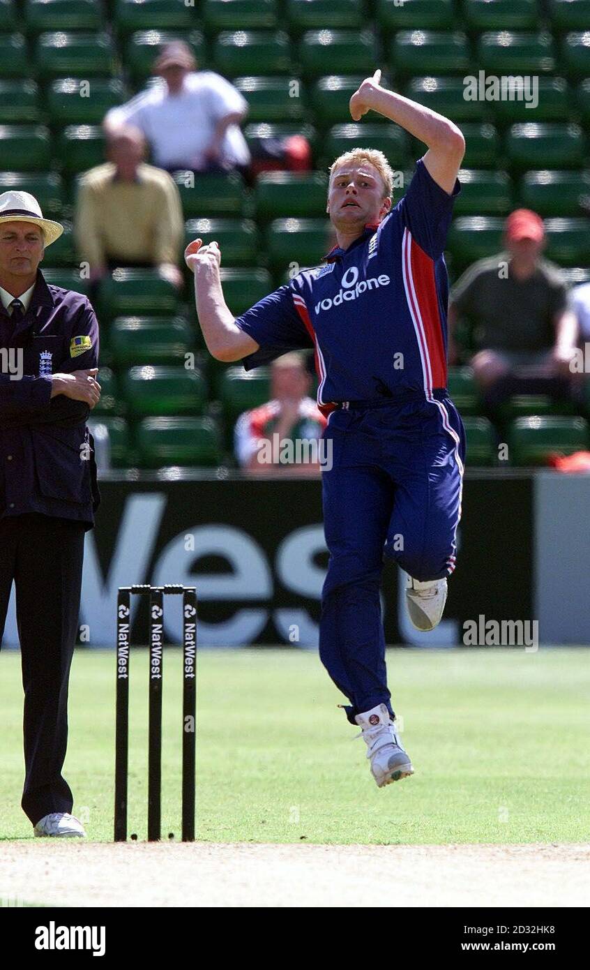 Action sport cricket andrew flintoff hi-res stock photography and ...