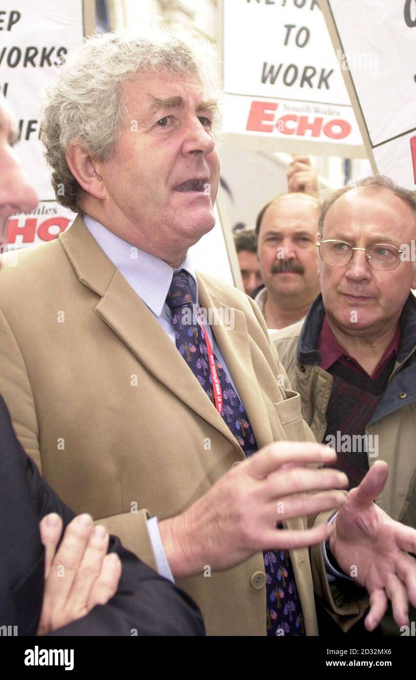 Chris keating hi-res stock photography and images - Alamy