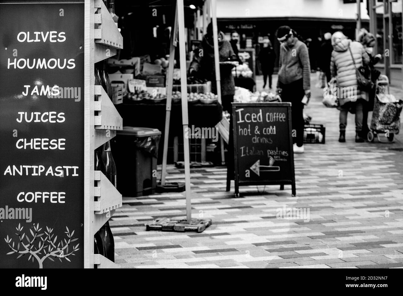 Food stalls market uk Black and White Stock Photos & Images - Alamy
