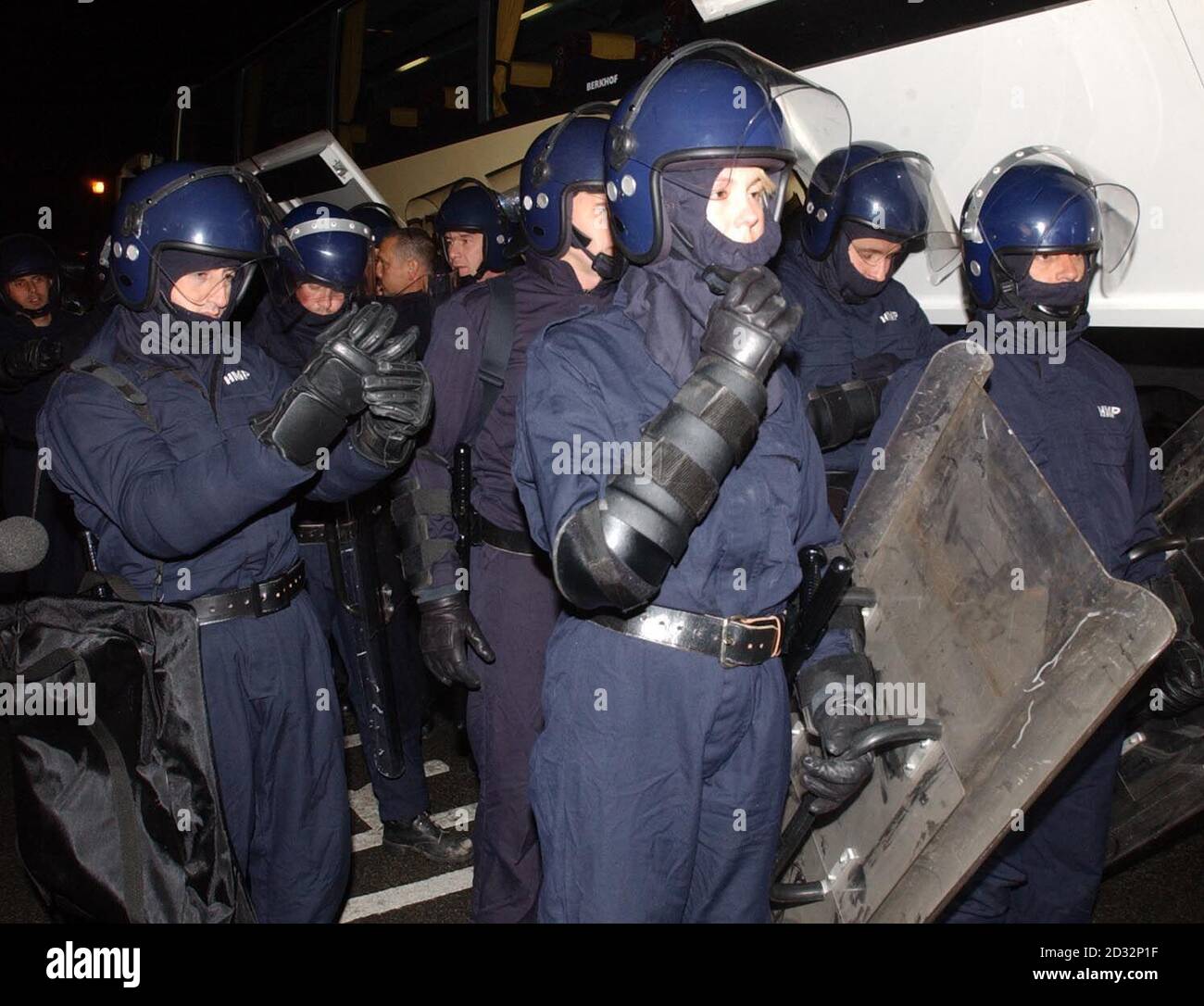 Prison officers in riot gear preparing to enter Lincoln Prison, where ...