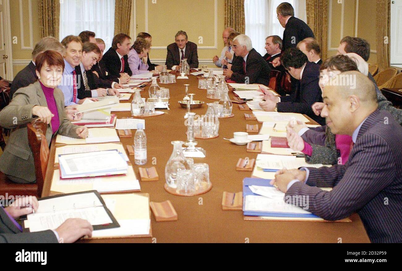 A cabinet meeting at No 10 Downing Street Stock Photo - Alamy