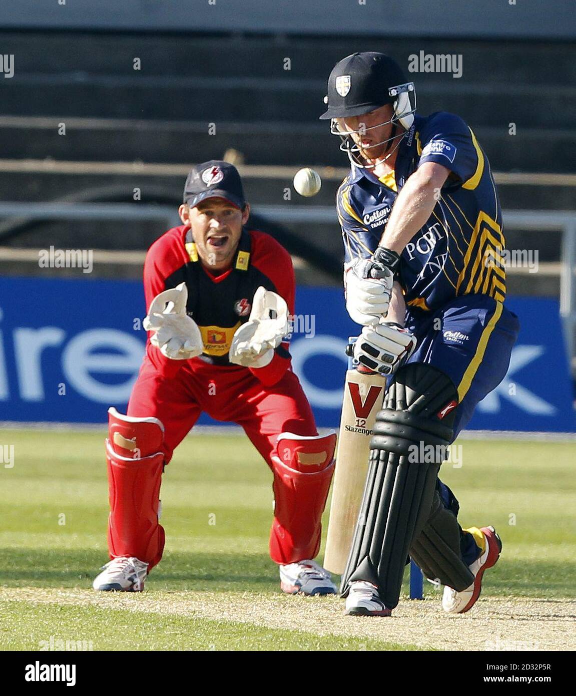Durham dynamos paul collingwood yorkshire bank 40 old trafford hi-res ... Durham dynamos paul collingwood yorkshire bank 40 old trafford hi-res ...