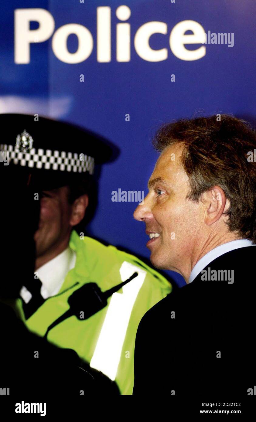 For tony blair over the iraq war hi-res stock photography and images ...