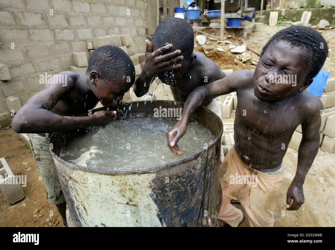 Coping with water scarcity hi-res stock photography and images - Alamy