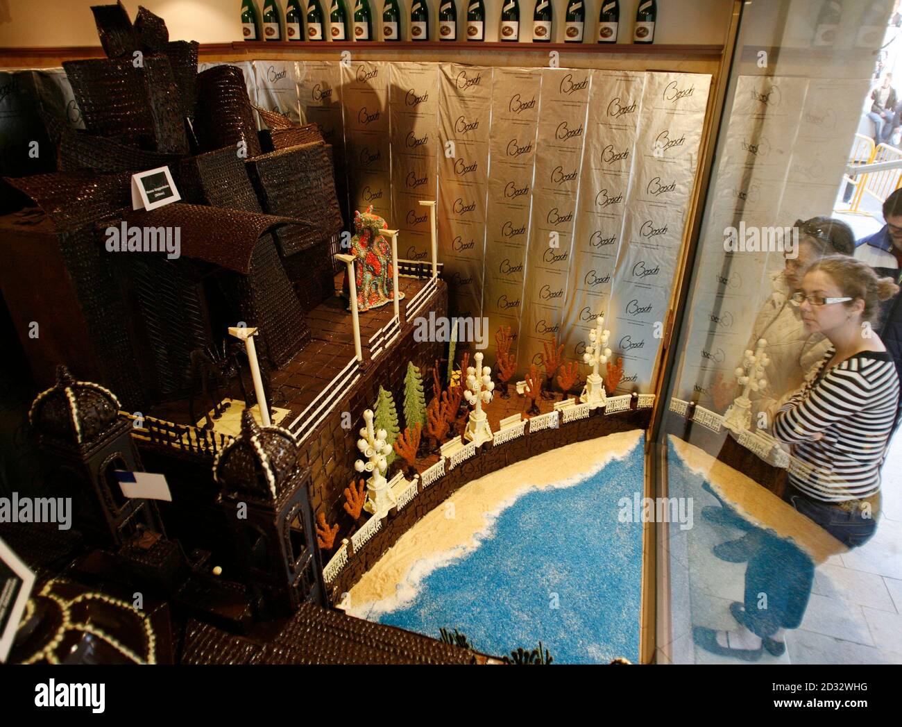 La mona cake hi-res stock photography and images - Alamy