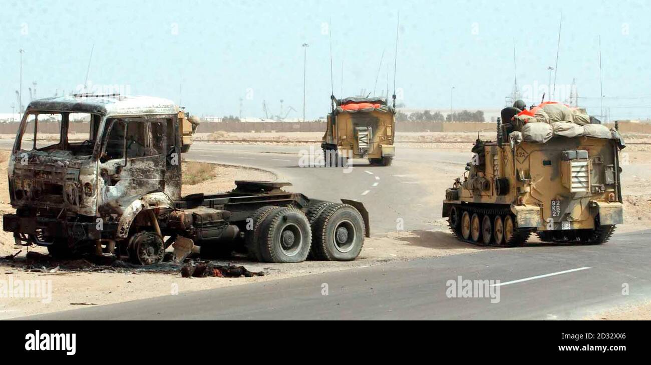 Burnt out lorry hi-res stock photography and images - Alamy