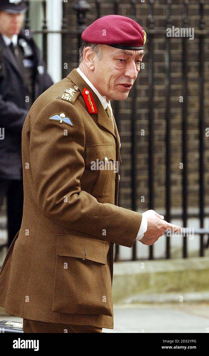 Michael jackson leaves hi-res stock photography and images - Alamy