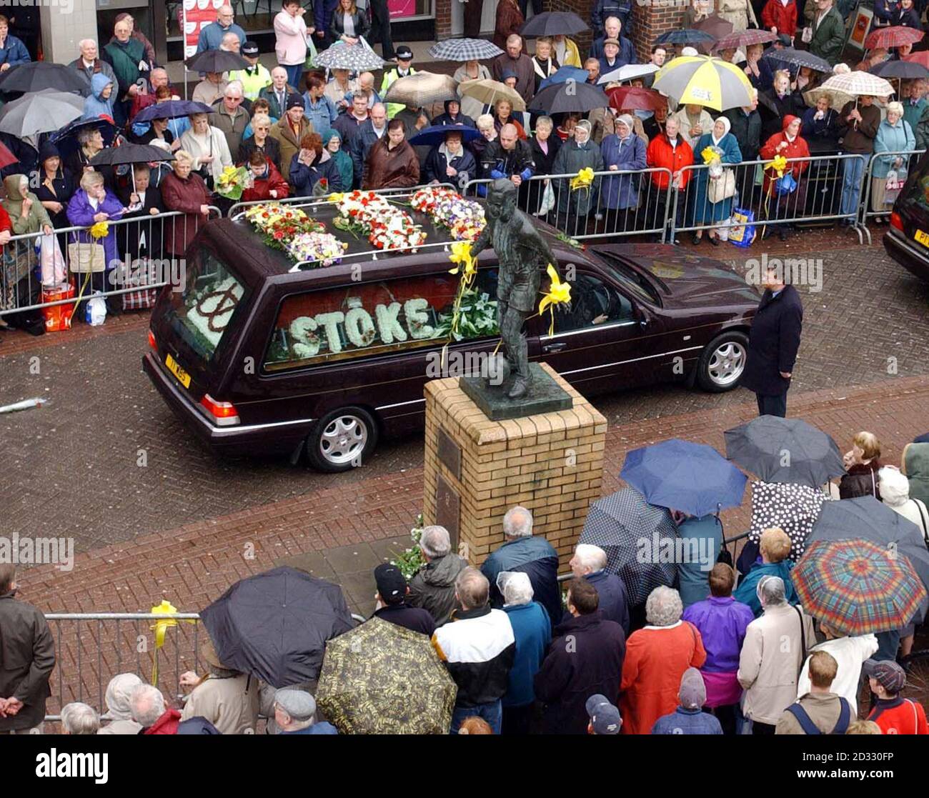 Stanley mathews statue hi-res stock photography and images - Alamy