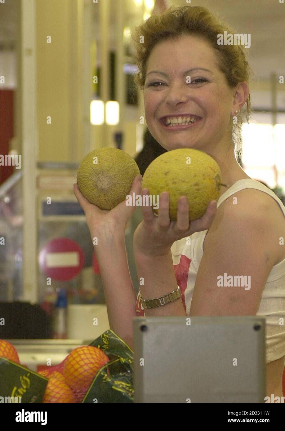 Maxine peacock played by tracy shaw hi-res stock photography and images ...