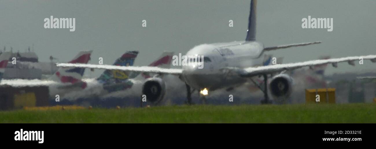 Planes at Heathrow Airport Stock Photo - Alamy