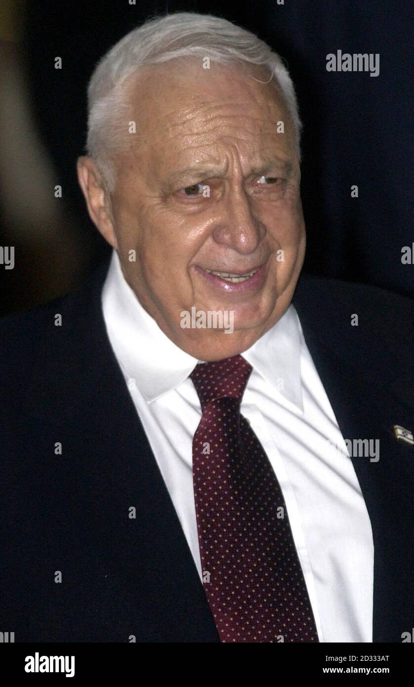 Ariel sharon leaves downing street hi-res stock photography and images ...