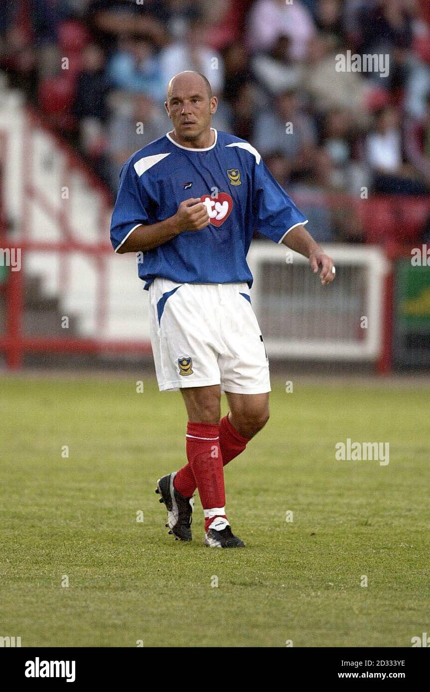 Steve Stone playing for Portsmouth Football Club Stock Photo - Alamy