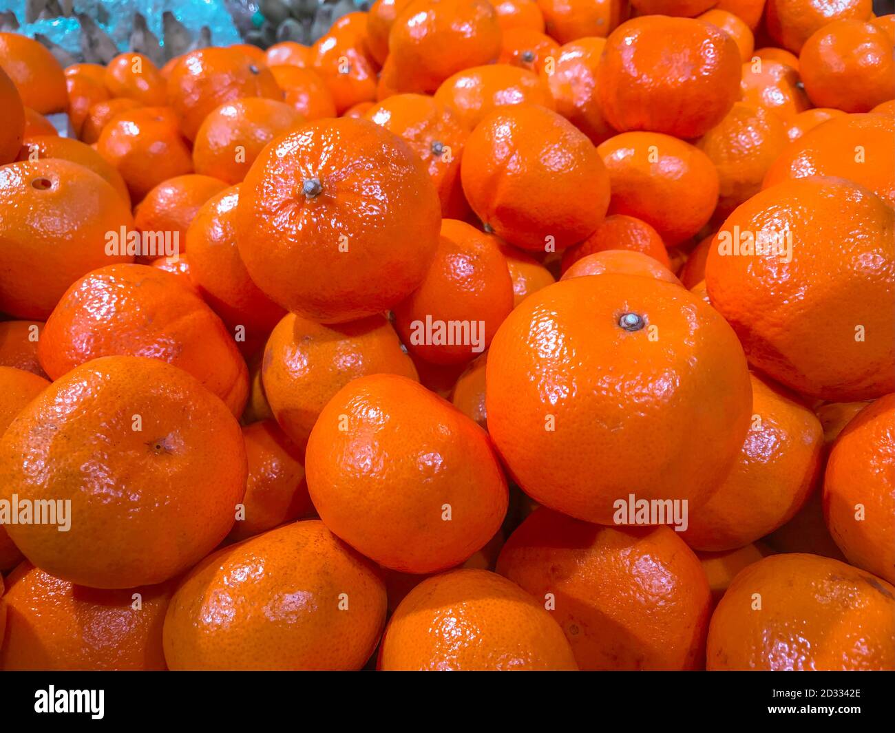 Oranges pile hi-res stock photography and images - Alamy