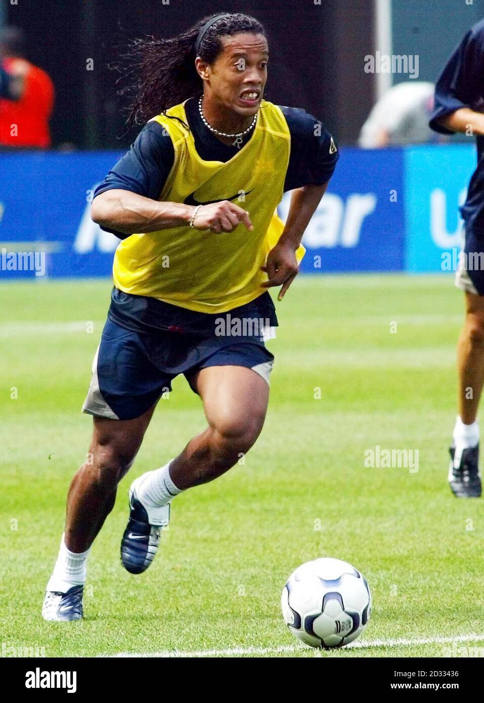 PA PHOTOS/EPA - UK USE ONLY: Barcelona's Ronaldinho in action during ...