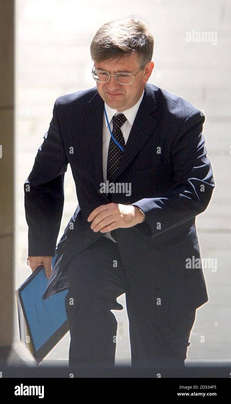 Court death 3 4 three quarter length hi-res stock photography and ...