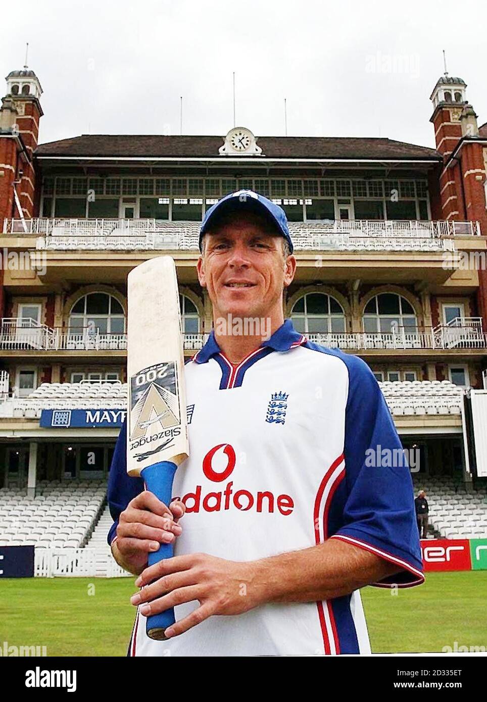 Englands alec stewart stands in front of the oval pavilion hi-res stock ...