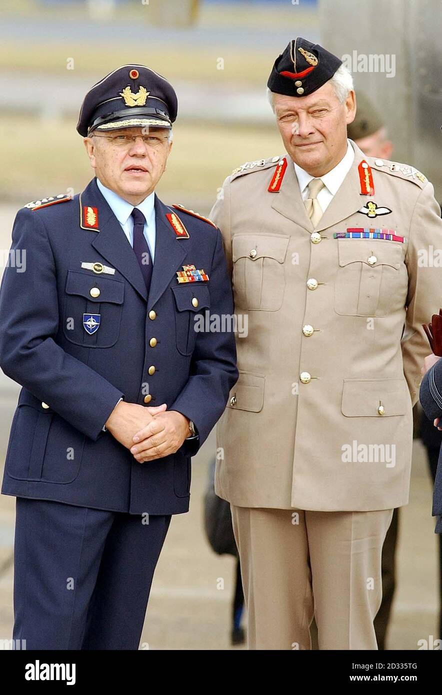 General sir michael walker hi-res stock photography and images - Alamy