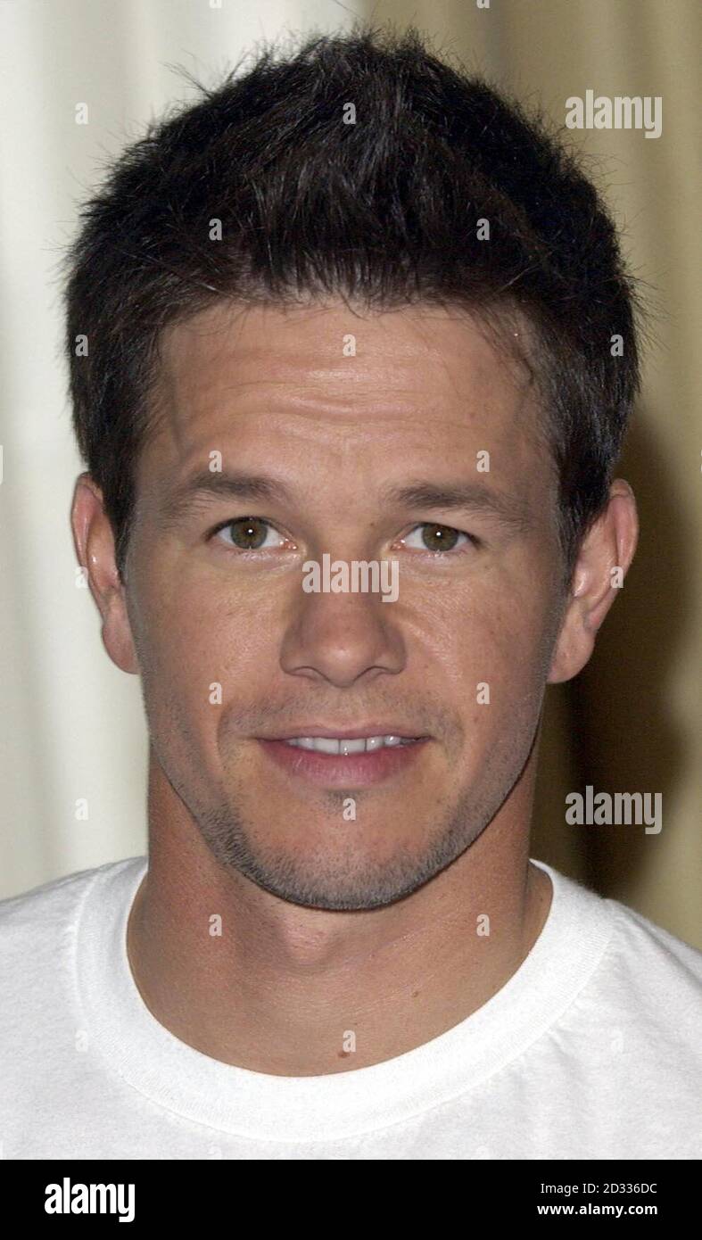 Actor mark wahlberg poses during hi-res stock photography and images ...