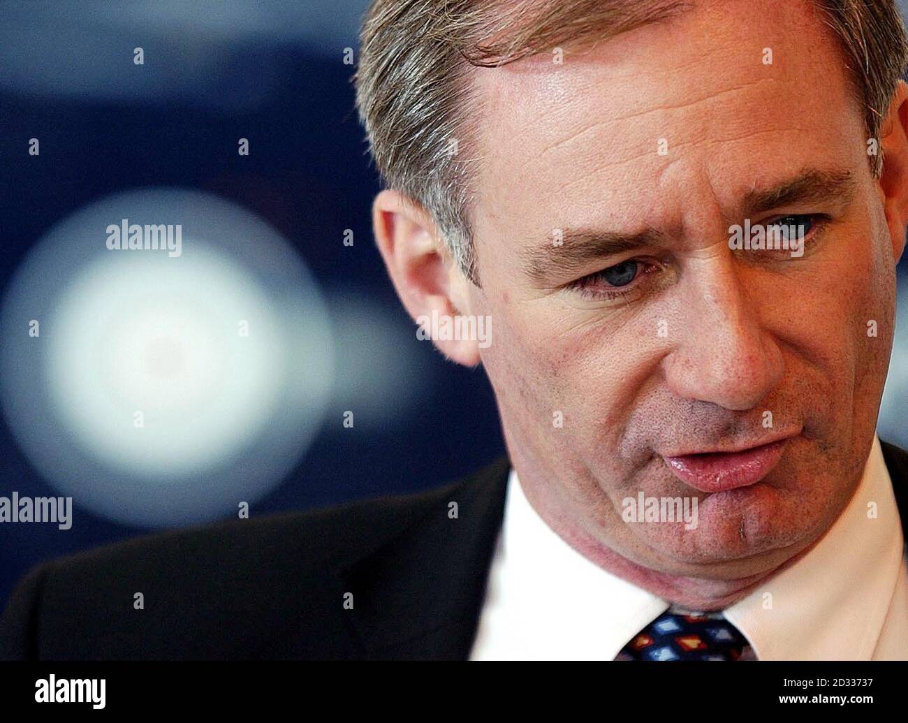 The Secretary of State for Defence Geoff Hoon looks around the BAE ...