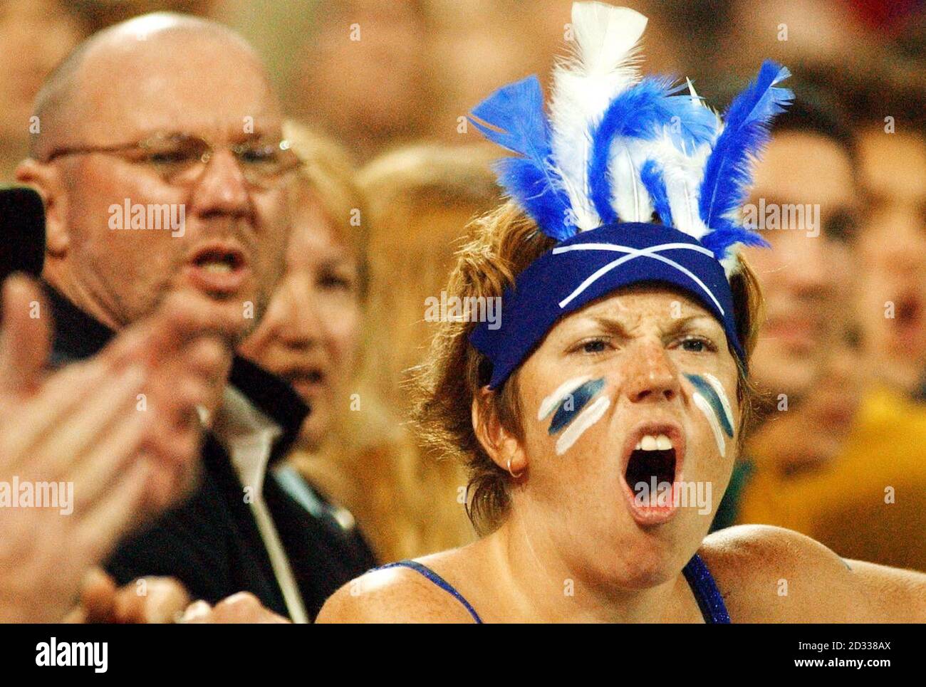 Shouting a hi-res stock photography and images - Alamy