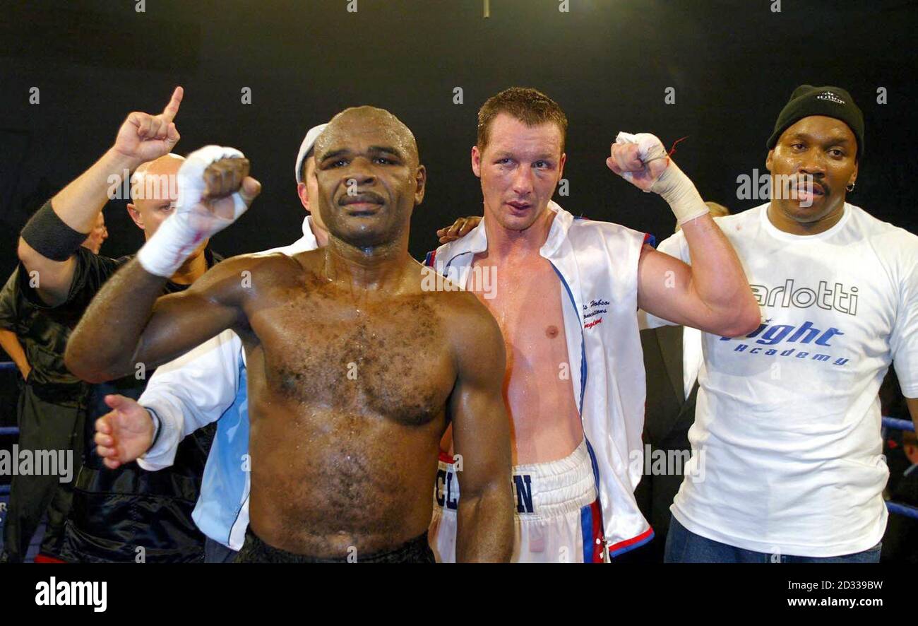 Clinton Woods (Sheffield), (right) and Clencoffe Johnson (USA), after ...