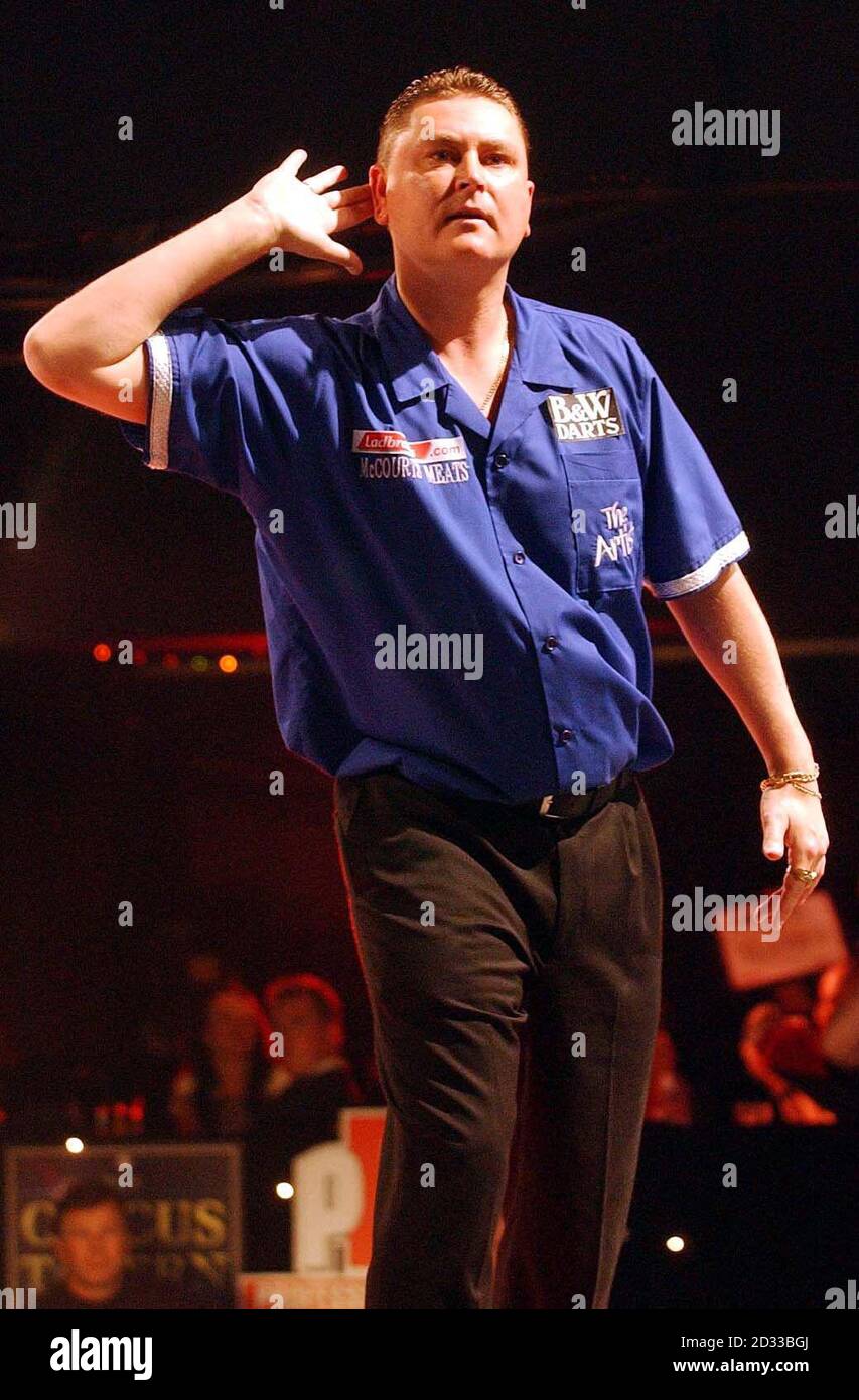 Mark dudbridge in action hi-res stock photography and images - Alamy