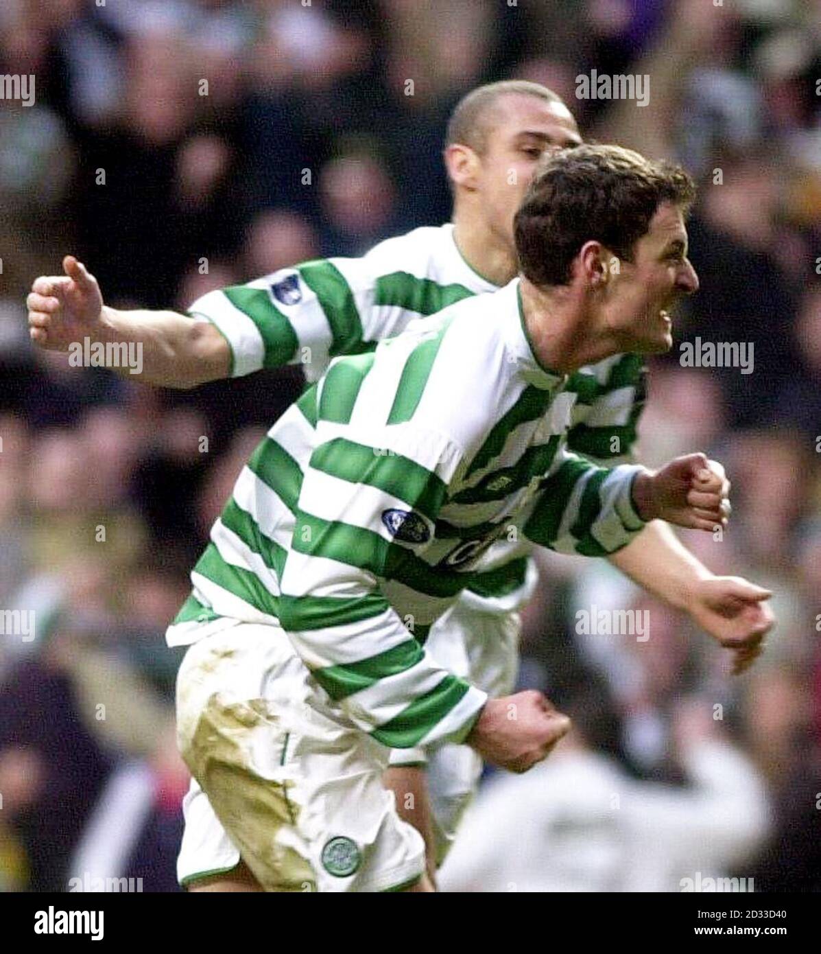 Sport football celebrating chris sutton hi-res stock photography and ...