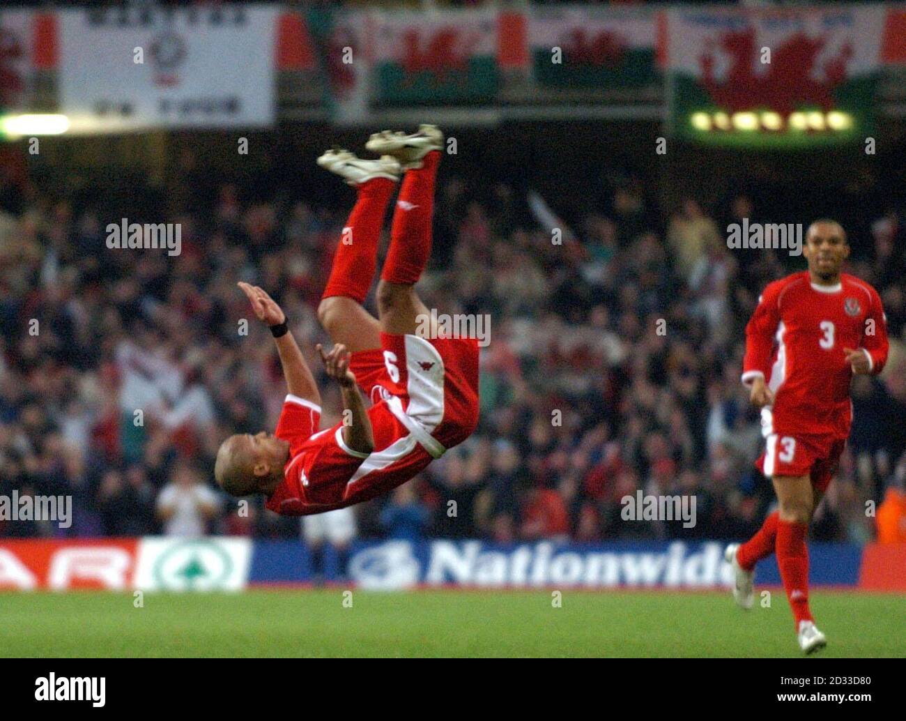 Football celebrating robert earnshaw hi-res stock photography and ...