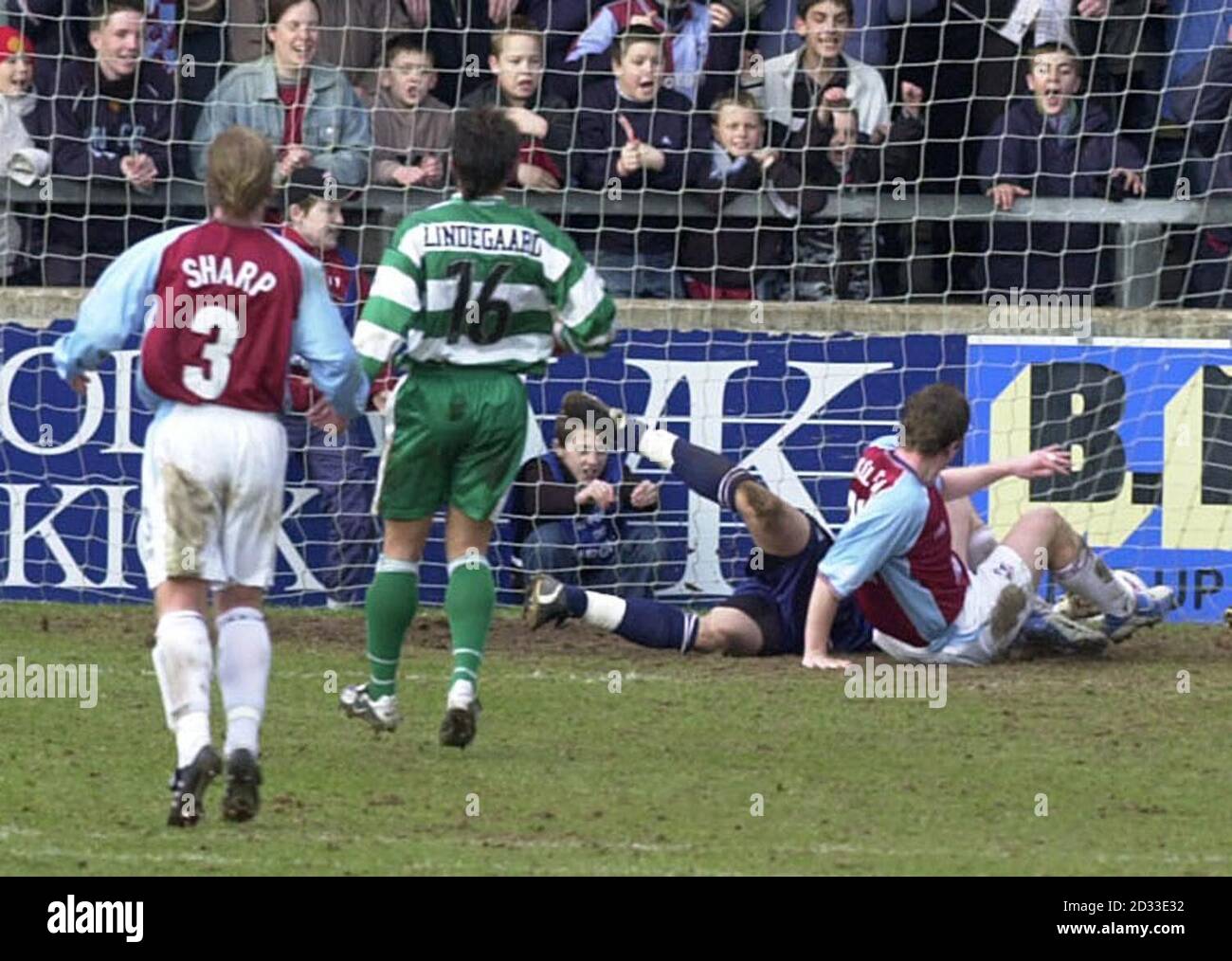 Football steve yarnell hi-res stock photography and images - Alamy