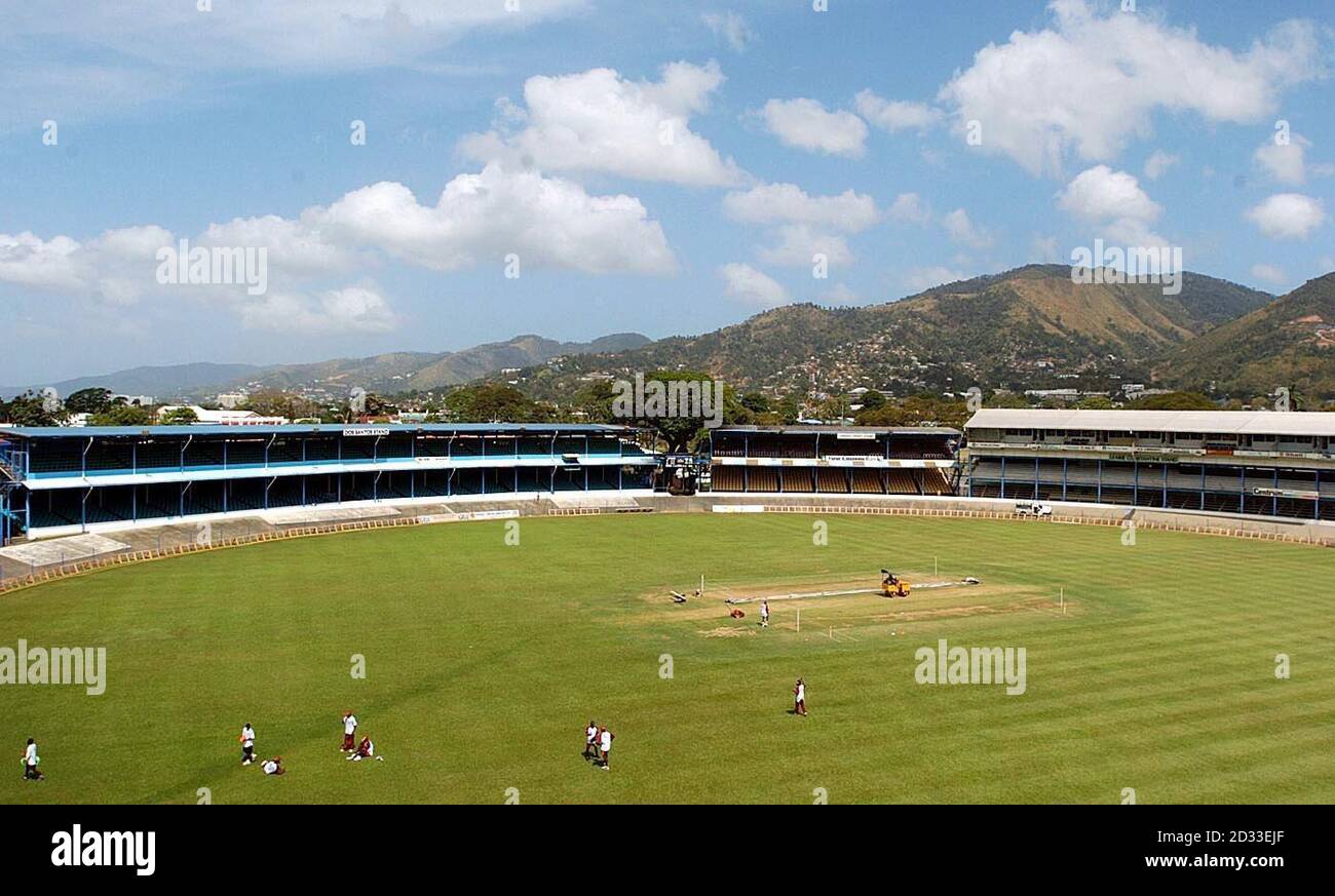 The wicket at the queens park oval ground hi-res stock photography and ...