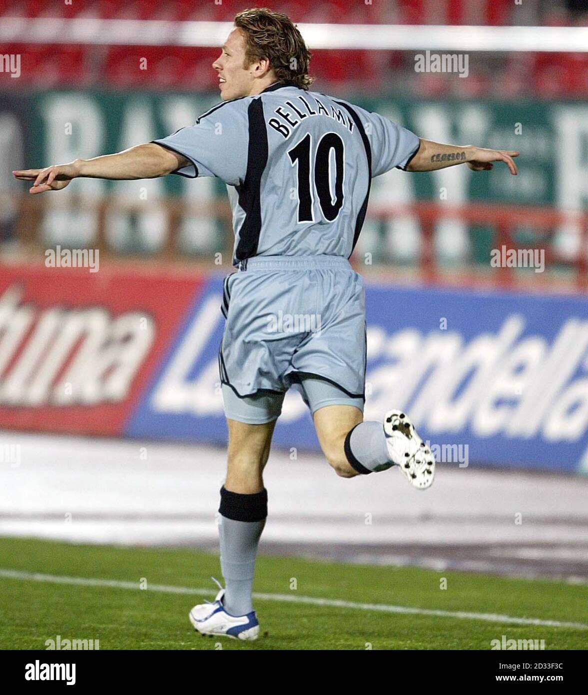 Football celebrating craig bellamy hi-res stock photography and images ...