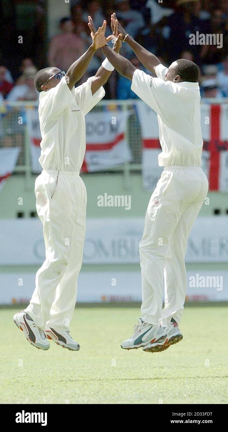 Indian bowlers hi-res stock photography and images - Alamy