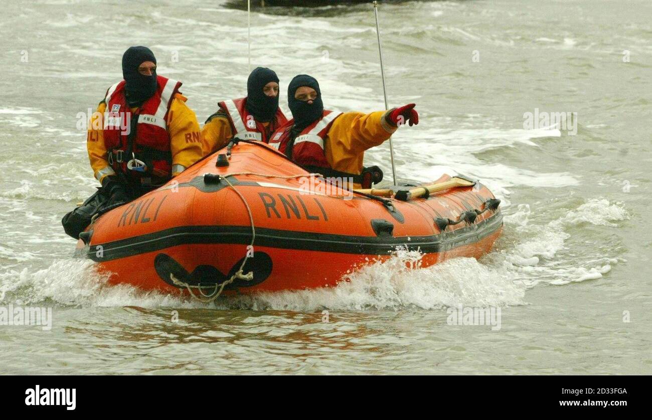 Raf search rescue boat hi-res stock photography and images - Alamy
