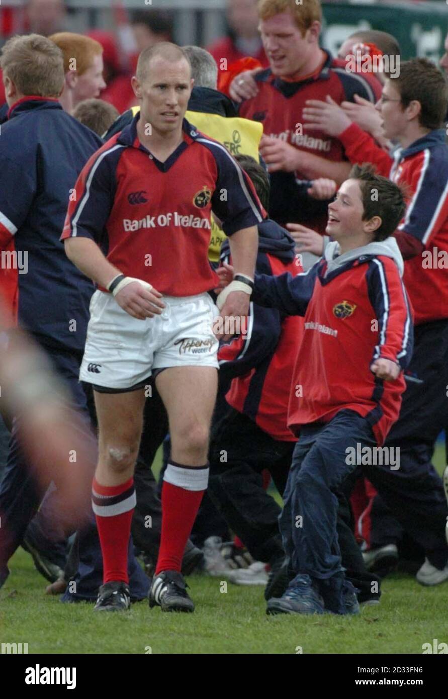 Munsters peter stringer at thomond park hi-res stock photography and ...