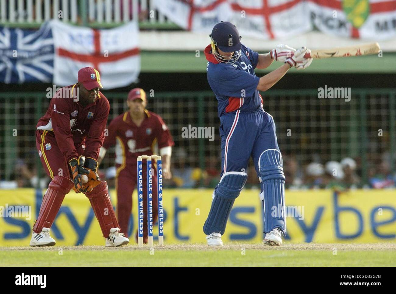 Cricket Action Catching Dddelete2 High Resolution Stock Photography and ...